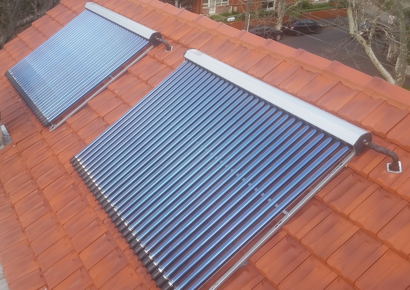 Evacuated tube solar water heaters | Solazone Australia