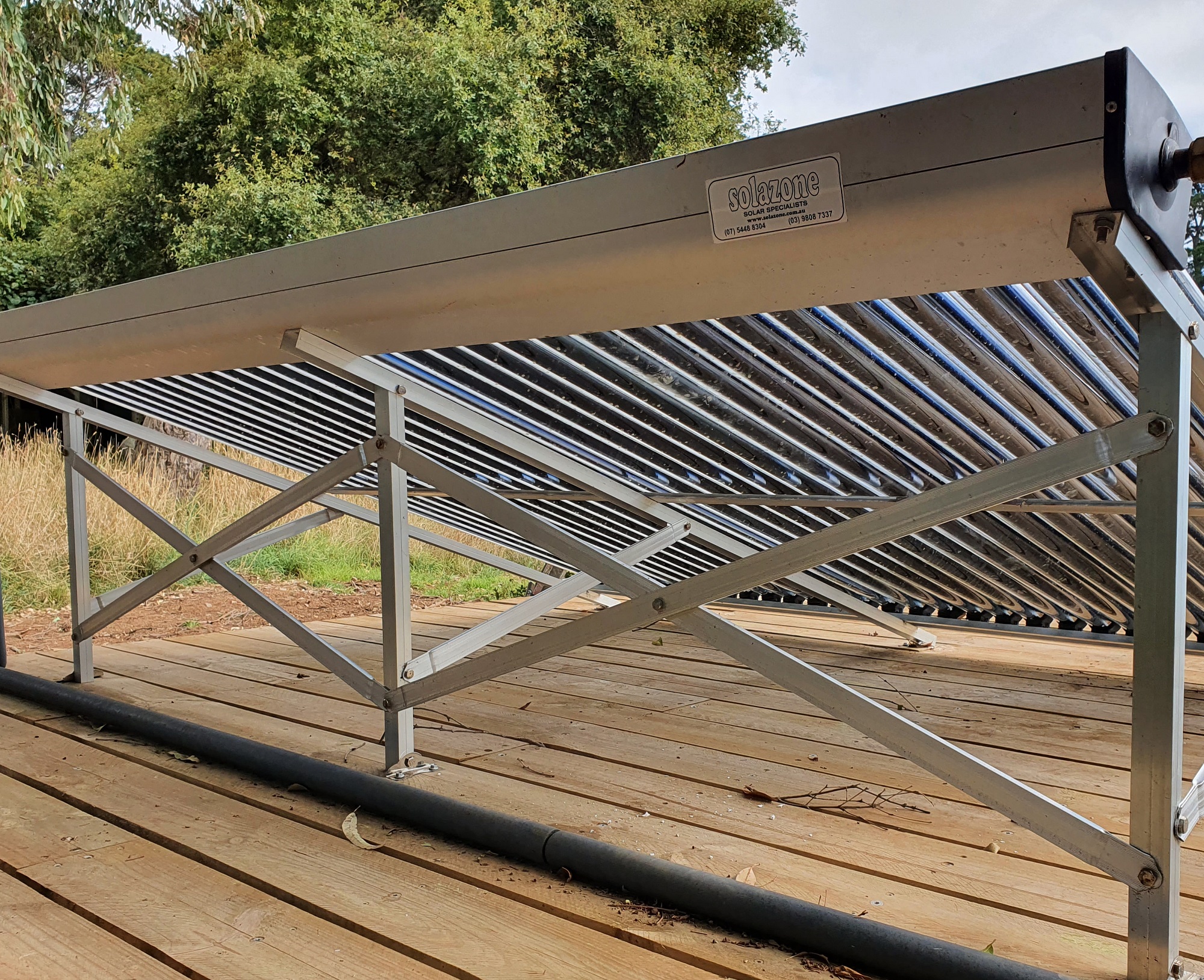 Evacuated tube solar pool heating | Solazone AustraliaSolazone Australia